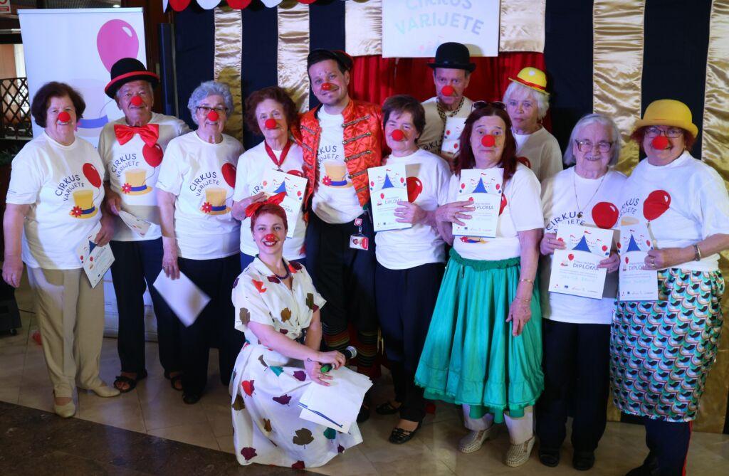 CIRKUS VARIJETE radionica raspjevala Splićane - Crveni Nosovi